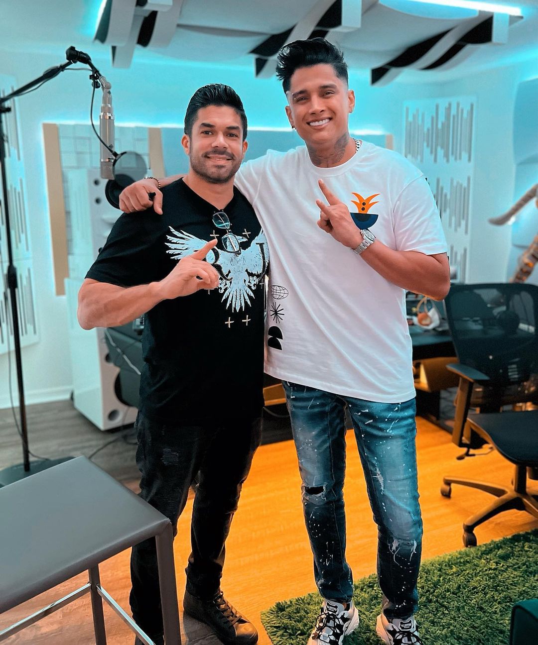 Jerry Rivera canta junto a juan miguel en las tarimas de Venezuela - La ...